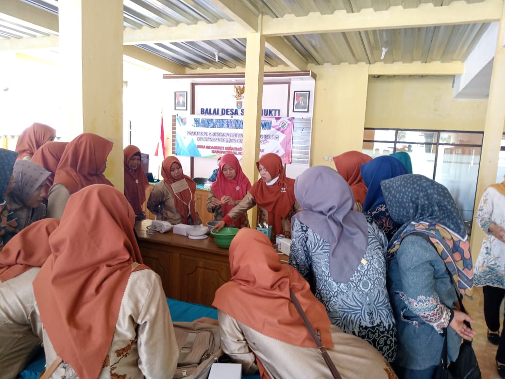 Meningkatkan Kualitas Gizi Balita Stunting melalui Pelatihan Menu ...